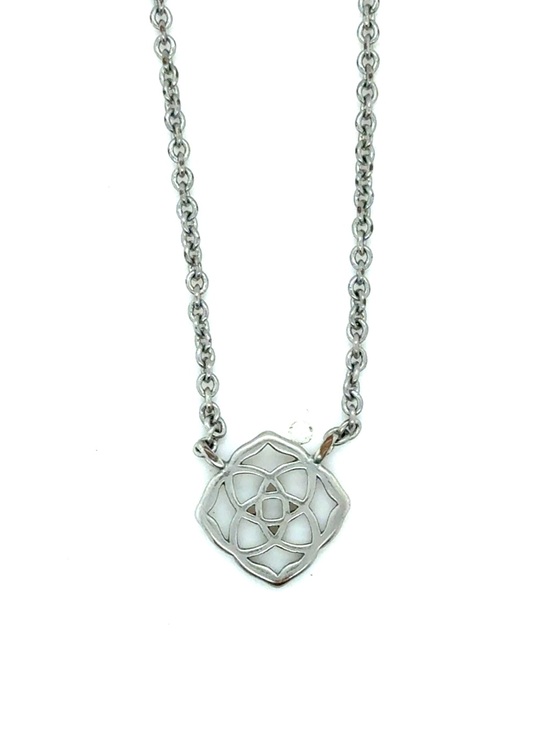 Kendra Scott | Jewelry | Kendra Scott Flower Motif Pendant Necklace ...